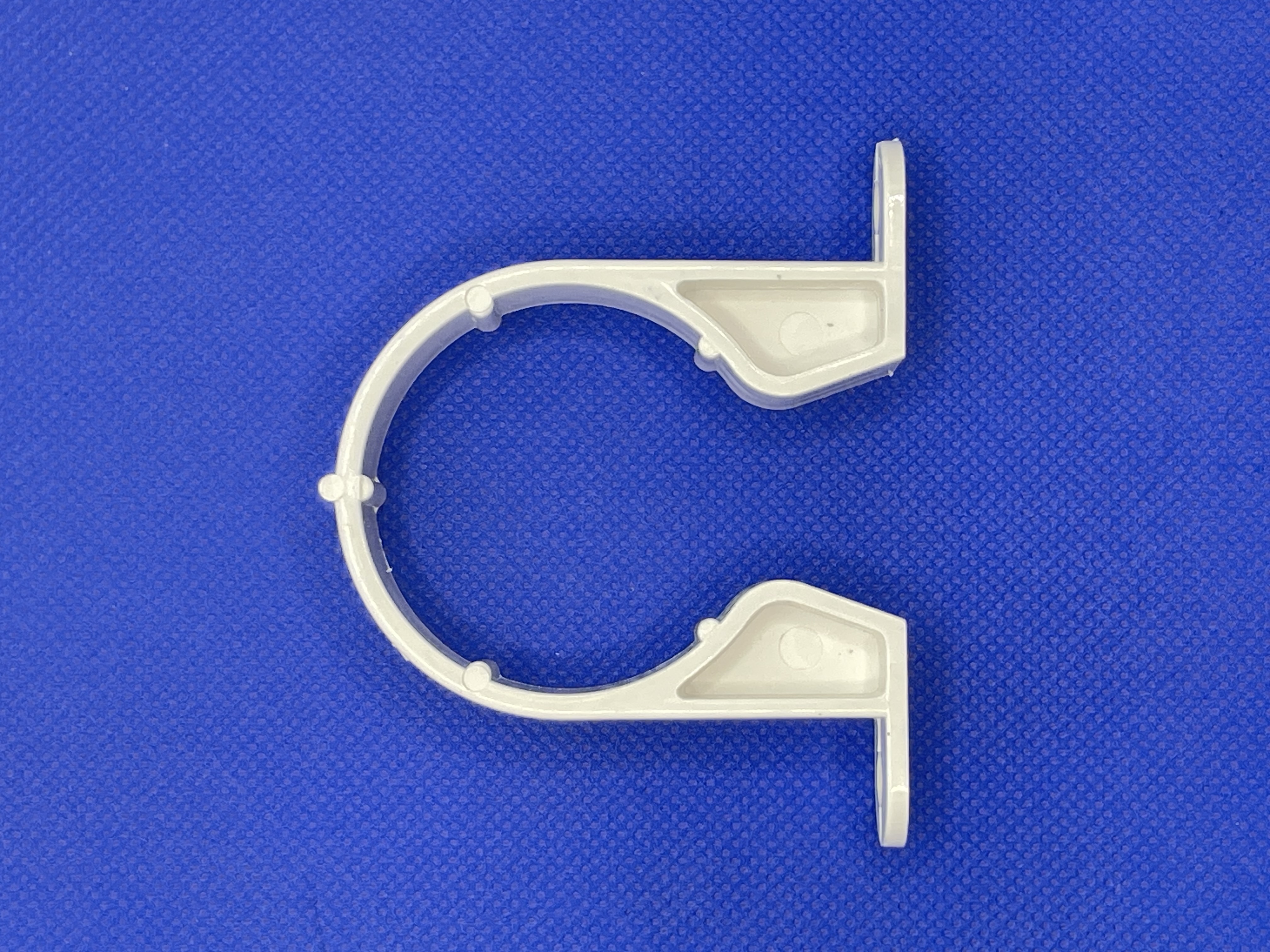 1 1/4" White Waste Pipe Clip | Telfords